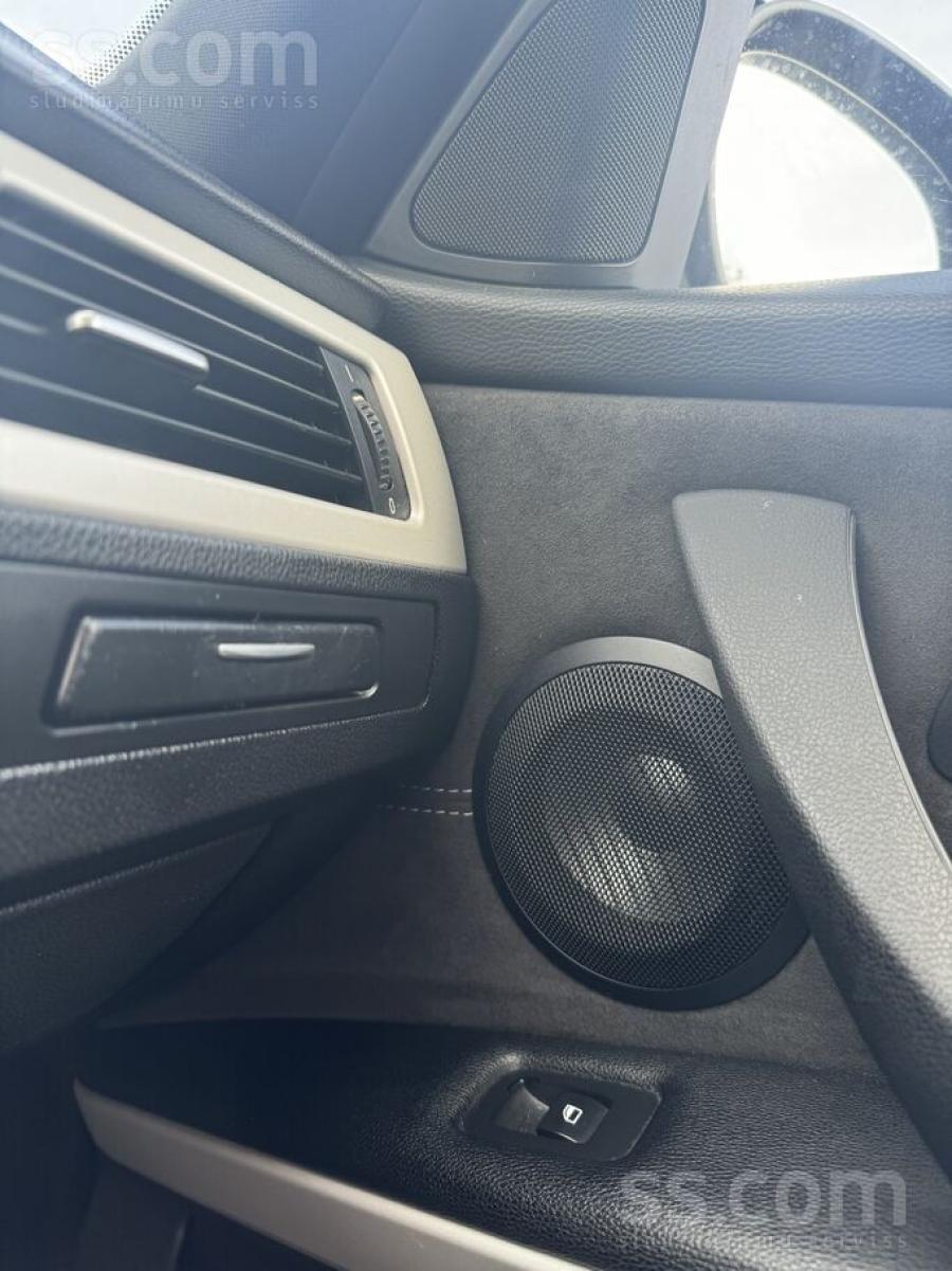Black BMW 320 2010 in Riga, with an engine capacity of 2.00 L and mileage of 365 thousand km for 3900 €, photo 8 on AUTOMOTO.COM.LV