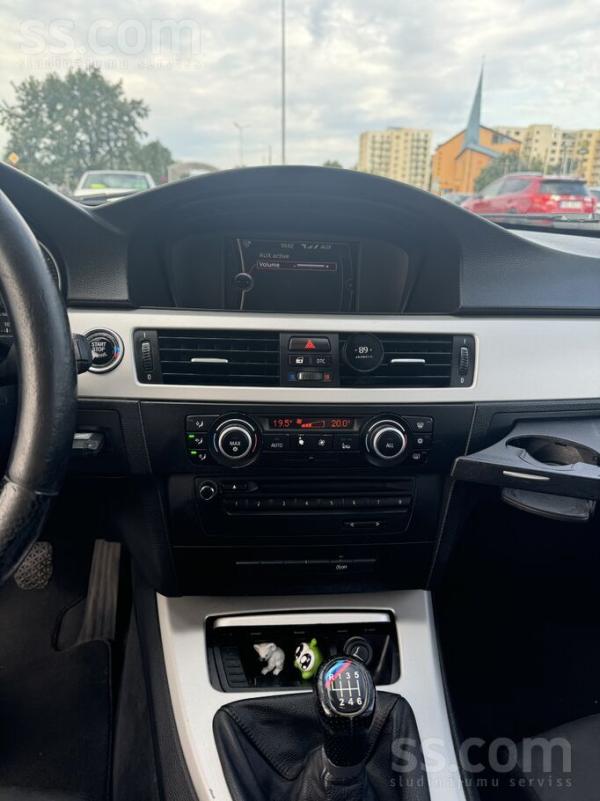 Black BMW 320 2010 in Riga, with an engine capacity of 2.00 L and mileage of 365 thousand km for 3900 €, photo 8 on AUTOMOTO.COM.LV