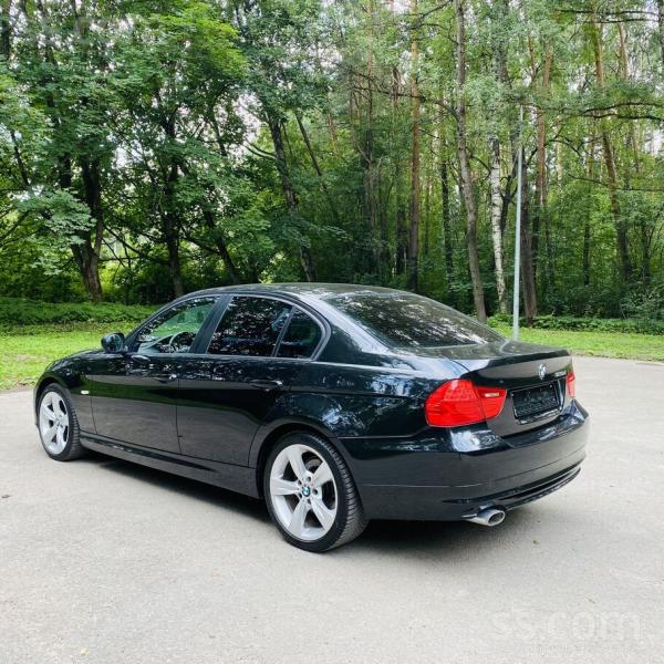 Black BMW 320 2010 in Riga, with an engine capacity of 2.00 L and mileage of 0 thousand km for 4999 €, photo 3 on AUTOMOTO.COM.LV