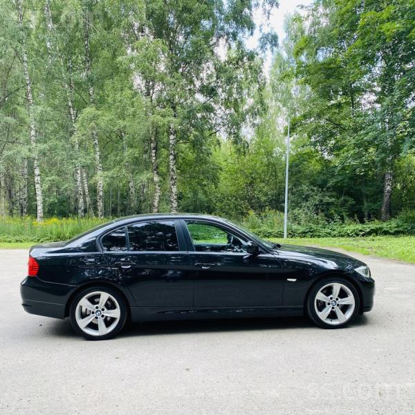 Black BMW 320 2010 in Riga, with an engine capacity of 2.00 L and mileage of 0 thousand km for 4999 €, photo 5 on AUTOMOTO.COM.LV