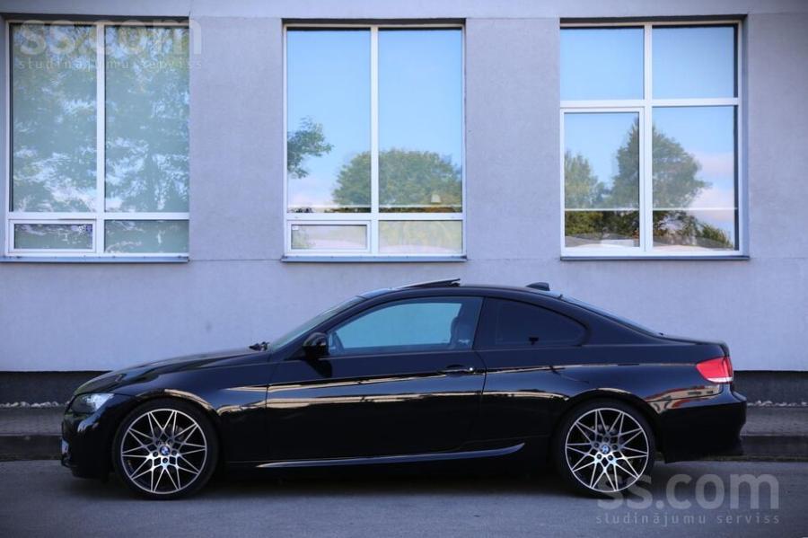 Black BMW 320 2010 in Riga, with an engine capacity of 2.00 L and mileage of 344 thousand km for 6995 €, photo 3 on AUTOMOTO.COM.LV