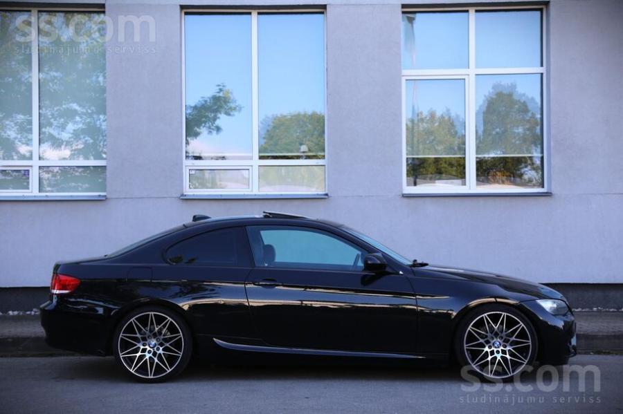 Black BMW 320 2010 in Riga, with an engine capacity of 2.00 L and mileage of 344 thousand km for 6995 €, photo 4 on AUTOMOTO.COM.LV