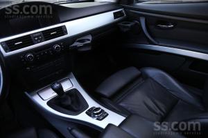 Black BMW 320 2010 in Riga, with an engine capacity of 2.00 L and mileage of 344 thousand km for 6995 €, photo 12 on AUTOMOTO.COM.LV