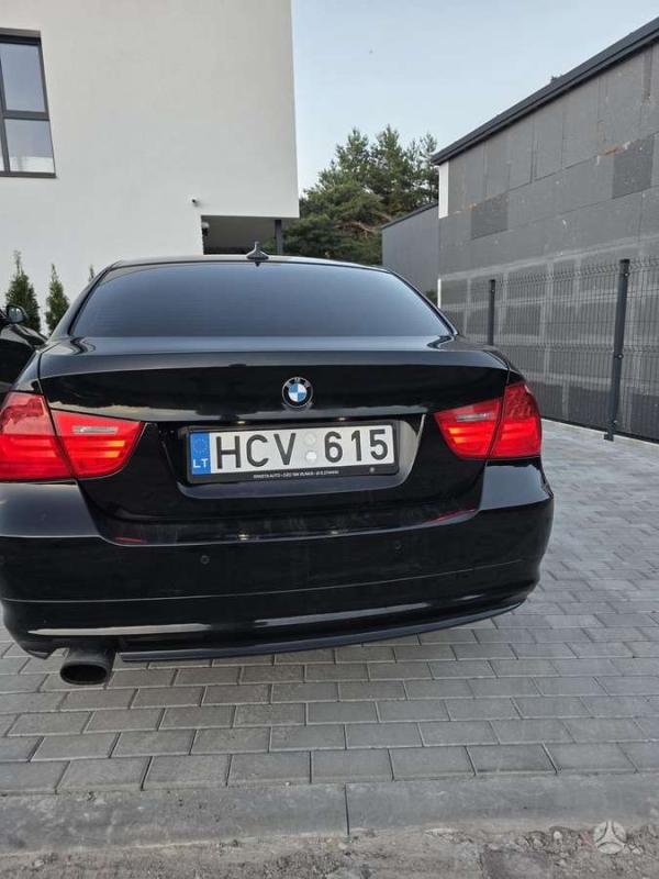 Melns BMW 320 2010 Kauņa, ar dzinēja tilpumu 2.00 L un nobraukumu 285 tūkst. km par 6200 €, foto 10 vietnē AUTOMOTO.COM.LV