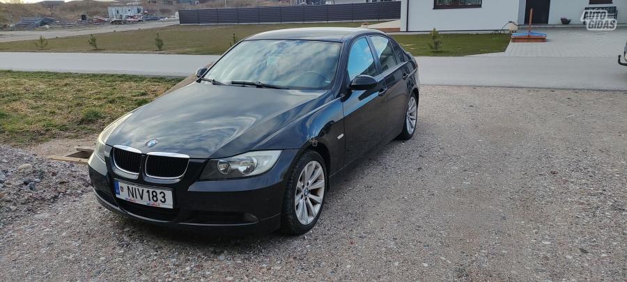 Melns BMW 320 2010 Klaipėda, ar dzinēja tilpumu 2.00 L un nobraukumu 250 tūkst. km par 990 €, foto 1 vietnē AUTOMOTO.COM.LV