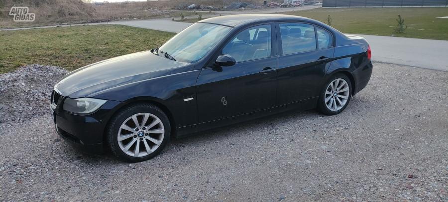 Melns BMW 320 2010 Klaipėda, ar dzinēja tilpumu 2.00 L un nobraukumu 250 tūkst. km par 990 €, foto 4 vietnē AUTOMOTO.COM.LV