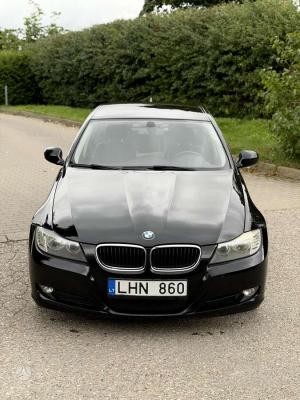Black BMW 320 2010 in Vilnius, with an engine capacity of 2.00 L and mileage of 289 thousand km for 5000 €, photo 4 on AUTOMOTO.COM.LV