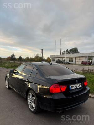 Melns BMW 320 2010 Rīga, ar dzinēja tilpumu 2.00 L un nobraukumu 358 tūkst. km par 3800 €, foto 3 vietnē AUTOMOTO.COM.LV