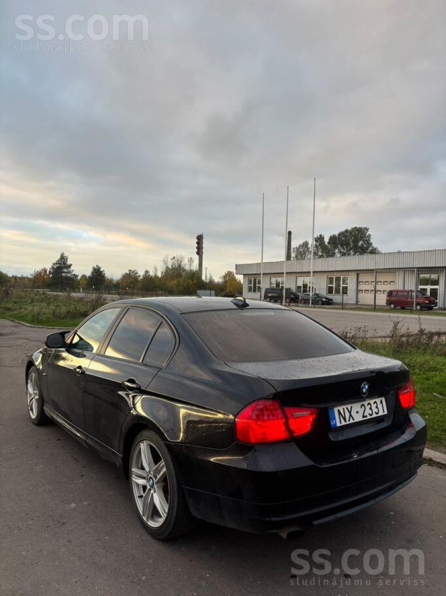 Melns BMW 320 2010 Rīga, ar dzinēja tilpumu 2.00 L un nobraukumu 358 tūkst. km par 3800 €, foto 3 vietnē AUTOMOTO.COM.LV
