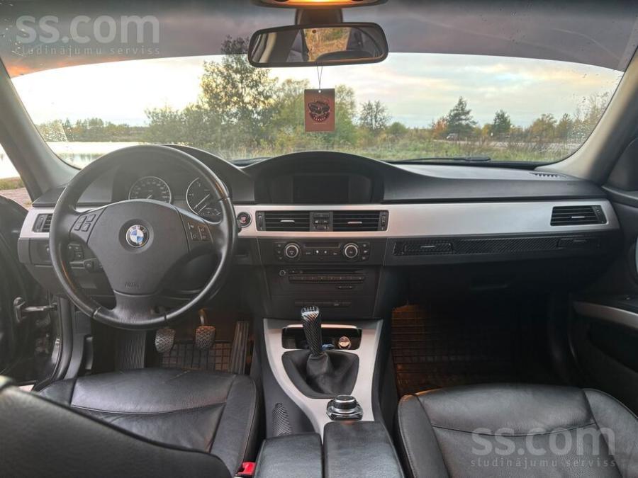 Melns BMW 320 2010 Rīga, ar dzinēja tilpumu 2.00 L un nobraukumu 358 tūkst. km par 3800 €, foto 5 vietnē AUTOMOTO.COM.LV