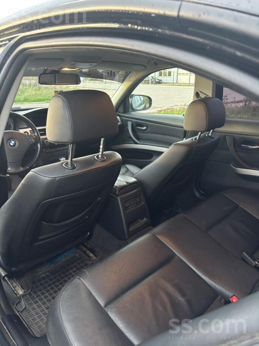 Melns BMW 320 2010 Rīga, ar dzinēja tilpumu 2.00 L un nobraukumu 358 tūkst. km par 3800 €, foto 6 vietnē AUTOMOTO.COM.LV