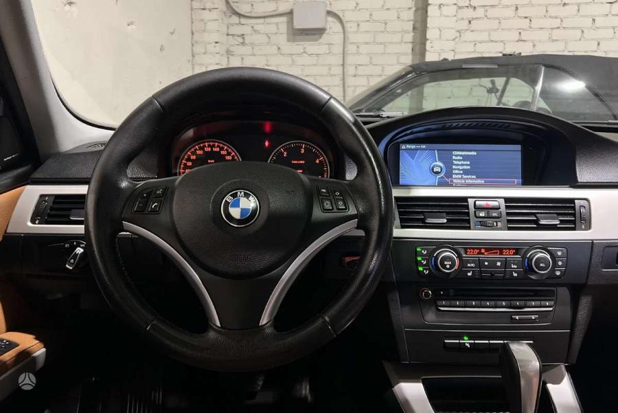 Melns BMW 320 2011 Klaipėda, ar dzinēja tilpumu 2.00 L un nobraukumu 238 tūkst. km par 6900 €, foto 28 vietnē AUTOMOTO.COM.LV