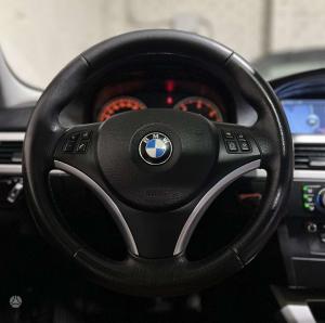 Melns BMW 320 2011 Klaipėda, ar dzinēja tilpumu 2.00 L un nobraukumu 238 tūkst. km par 6900 €, foto 31 vietnē AUTOMOTO.COM.LV