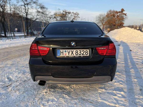 Melns BMW 320 2011 Viļņa, ar dzinēja tilpumu 2.00 L un nobraukumu 268 tūkst. km par 6750 €, foto 4 vietnē AUTOMOTO.COM.LV