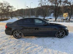 Black BMW 320 2011 in Vilnius, with an engine capacity of 2.00 L and mileage of 268 thousand km for 6750 €, photo 6 on AUTOMOTO.COM.LV
