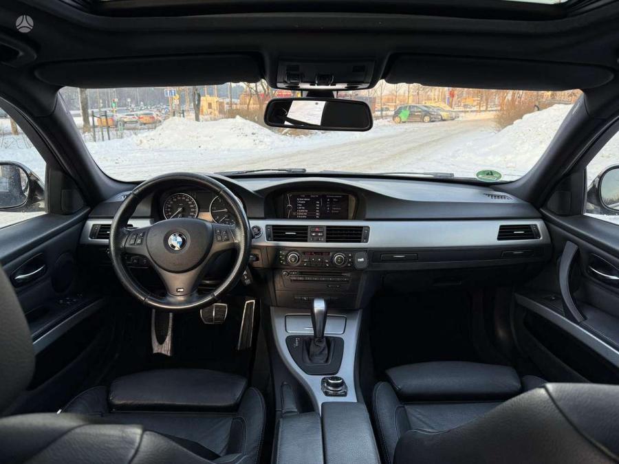 Black BMW 320 2011 in Vilnius, with an engine capacity of 2.00 L and mileage of 268 thousand km for 6750 €, photo 17 on AUTOMOTO.COM.LV
