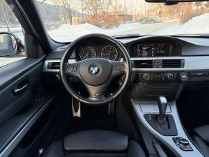 Black BMW 320 2011 in Vilnius, with an engine capacity of 2.00 L and mileage of 268 thousand km for 6750 €, photo 18 on AUTOMOTO.COM.LV