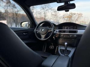 Black BMW 320 2011 in Vilnius, with an engine capacity of 2.00 L and mileage of 268 thousand km for 6750 €, photo 19 on AUTOMOTO.COM.LV