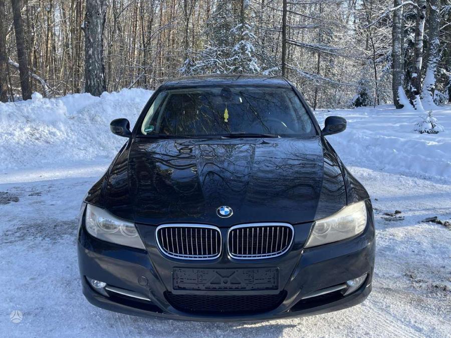 Melns BMW 320 2011 Prienai, ar dzinēja tilpumu 2.00 L un nobraukumu 278 tūkst. km par 3750 €, foto 3 vietnē AUTOMOTO.COM.LV