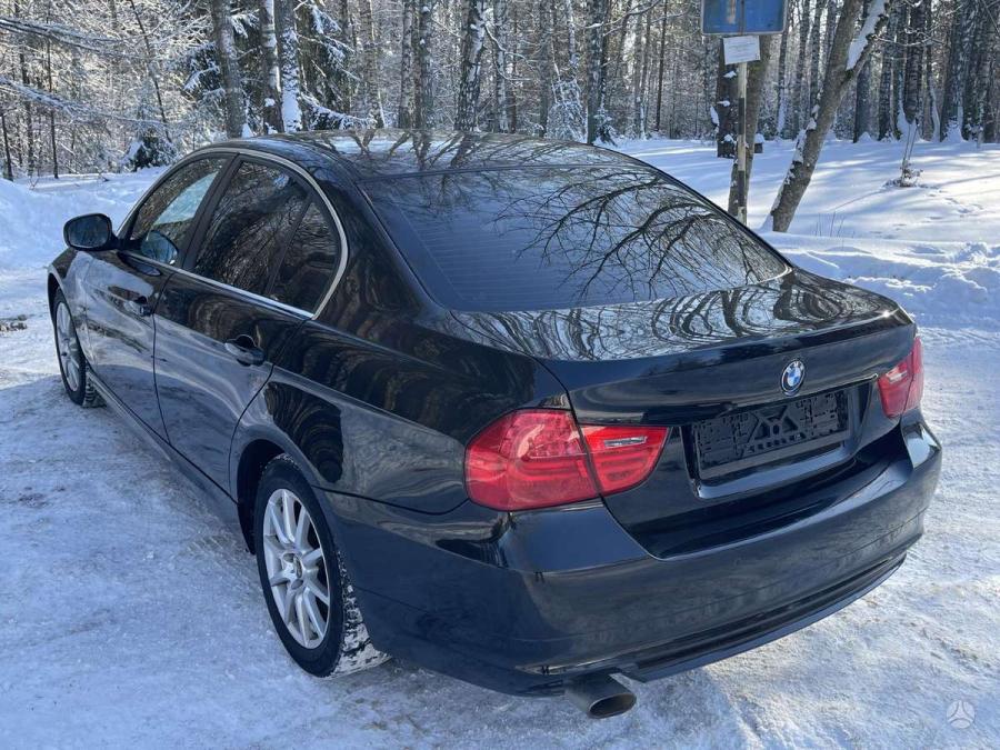 Melns BMW 320 2011 Prienai, ar dzinēja tilpumu 2.00 L un nobraukumu 278 tūkst. km par 3750 €, foto 4 vietnē AUTOMOTO.COM.LV