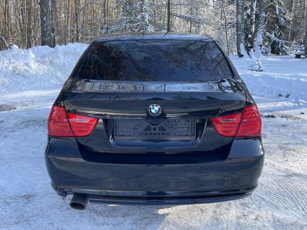 Melns BMW 320 2011 Prienai, ar dzinēja tilpumu 2.00 L un nobraukumu 278 tūkst. km par 3750 €, foto 5 vietnē AUTOMOTO.COM.LV