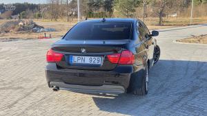 Black BMW 320 2011 in Kaunas, with an engine capacity of 2.00 L and mileage of 250 thousand km for 4900 €, photo 2 on AUTOMOTO.COM.LV