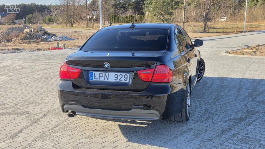Black BMW 320 2011 in Kaunas, with an engine capacity of 2.00 L and mileage of 250 thousand km for 4900 €, photo 2 on AUTOMOTO.COM.LV