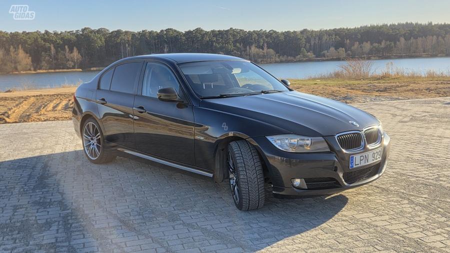 Black BMW 320 2011 in Kaunas, with an engine capacity of 2.00 L and mileage of 250 thousand km for 4900 €, photo 3 on AUTOMOTO.COM.LV