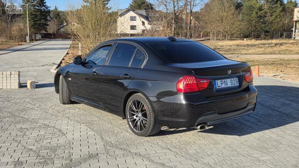 Black BMW 320 2011 in Kaunas, with an engine capacity of 2.00 L and mileage of 250 thousand km for 4900 €, photo 4 on AUTOMOTO.COM.LV