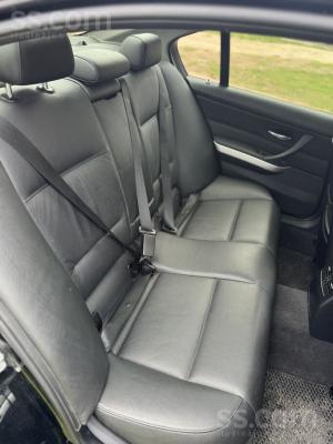 Melns BMW 320 2011 Daugavpils, ar dzinēja tilpumu 2.00 L un nobraukumu 307 tūkst. km par 5799 €, foto 7 vietnē AUTOMOTO.COM.LV