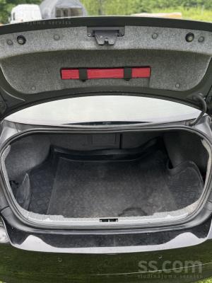 Melns BMW 320 2011 Daugavpils, ar dzinēja tilpumu 2.00 L un nobraukumu 307 tūkst. km par 5799 €, foto 9 vietnē AUTOMOTO.COM.LV