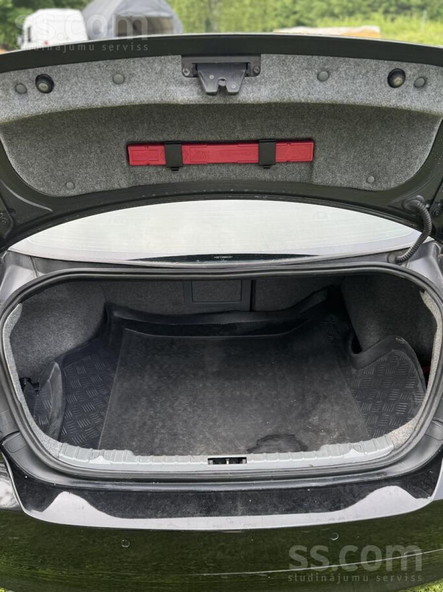 Melns BMW 320 2011 Daugavpils, ar dzinēja tilpumu 2.00 L un nobraukumu 307 tūkst. km par 5799 €, foto 9 vietnē AUTOMOTO.COM.LV