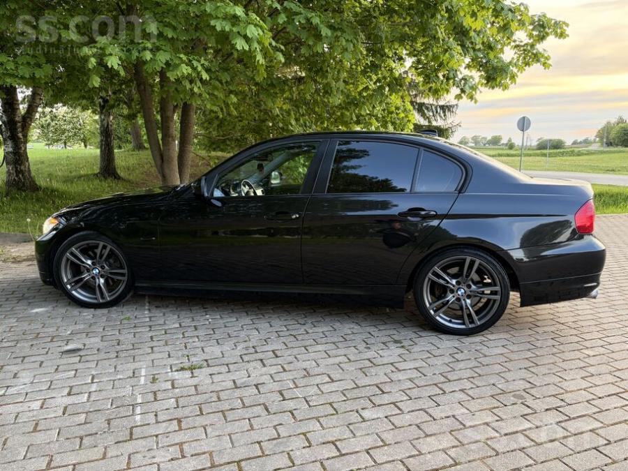 Melns BMW 320 2011 Tukums, ar dzinēja tilpumu 2.00 L un nobraukumu 268 tūkst. km par 5790 €, foto 13 vietnē AUTOMOTO.COM.LV