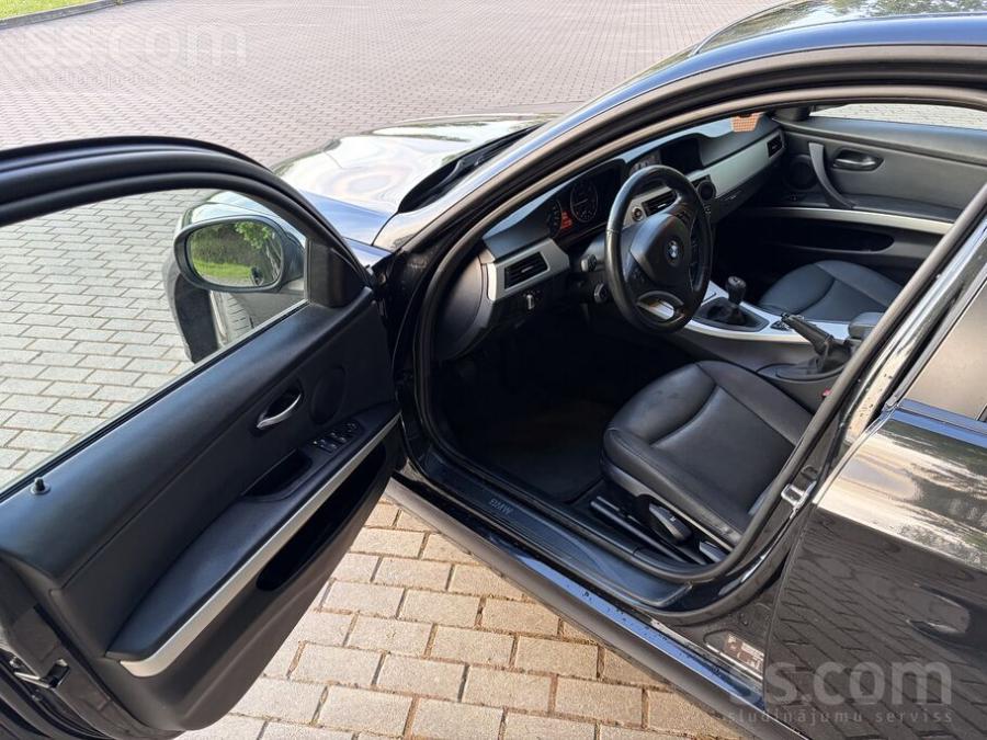 Melns BMW 320 2011 Tukums, ar dzinēja tilpumu 2.00 L un nobraukumu 268 tūkst. km par 5790 €, foto 14 vietnē AUTOMOTO.COM.LV