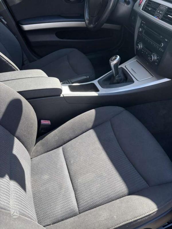 Melns BMW 320 2011 Jurbarkas, ar dzinēja tilpumu 2.00 L un nobraukumu 225 tūkst. km par 4400 €, foto 9 vietnē AUTOMOTO.COM.LV