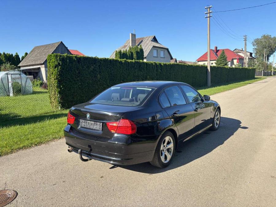Melns BMW 320 2011 Jurbarkas, ar dzinēja tilpumu 2.00 L un nobraukumu 225 tūkst. km par 4300 €, foto 6 vietnē AUTOMOTO.COM.LV