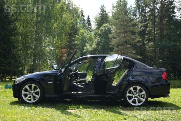 Black BMW 320 2011 in Aizkraukle, with an engine capacity of 2.00 L and mileage of 317 thousand km for 7490 €, photo 7 on AUTOMOTO.COM.LV