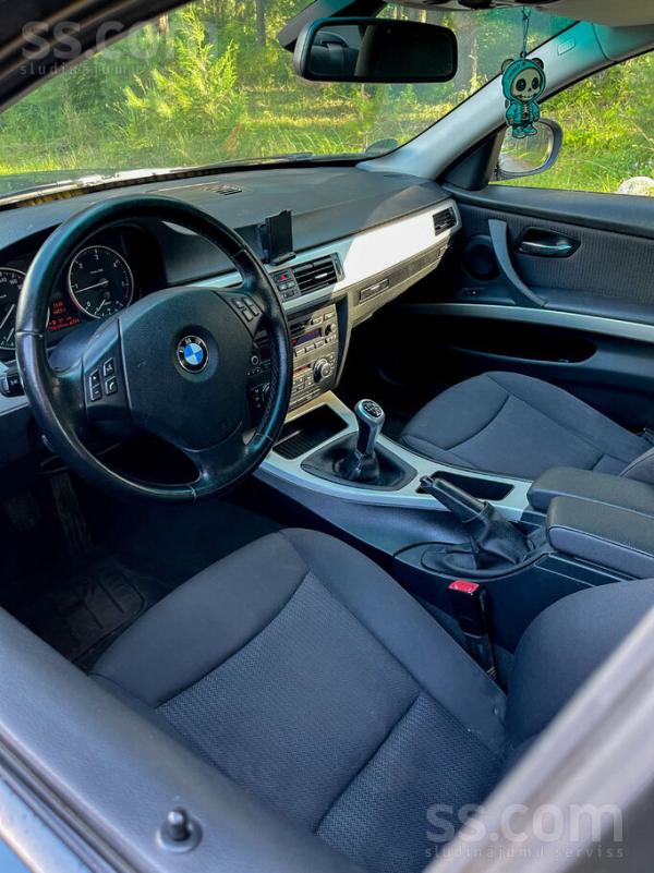 Melns BMW 320 2011 Ogre, ar dzinēja tilpumu 2.00 L un nobraukumu 356 tūkst. km par 4750 €, foto 9 vietnē AUTOMOTO.COM.LV