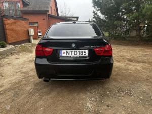 Black BMW 320 2011 in Kaunas, with an engine capacity of 2.00 L and mileage of 294 thousand km for 4800 €, photo 3 on AUTOMOTO.COM.LV