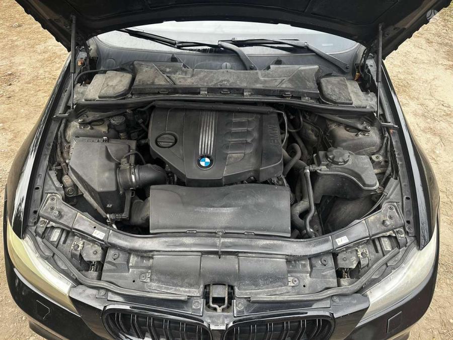 Black BMW 320 2011 in Kaunas, with an engine capacity of 2.00 L and mileage of 294 thousand km for 4800 €, photo 6 on AUTOMOTO.COM.LV