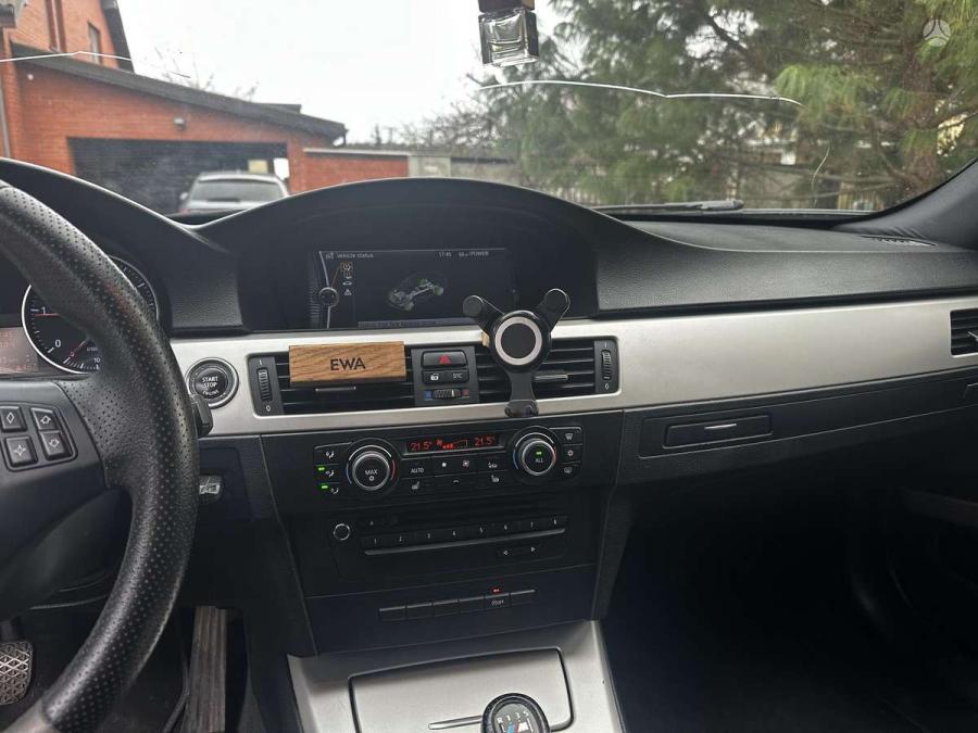 Black BMW 320 2011 in Kaunas, with an engine capacity of 2.00 L and mileage of 294 thousand km for 4800 €, photo 10 on AUTOMOTO.COM.LV