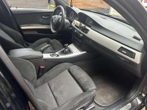 Black BMW 320 2011 in Kaunas, with an engine capacity of 2.00 L and mileage of 294 thousand km for 4800 €, photo 12 on AUTOMOTO.COM.LV