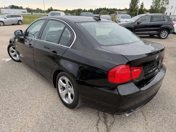Black BMW 320 2011 in Utena, with an engine capacity of 2.00 L and mileage of 358 thousand km for 4650 €, photo 9 on AUTOMOTO.COM.LV