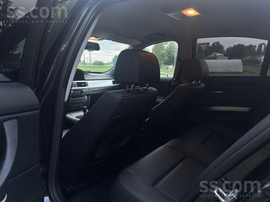 Melns BMW 320 2011 Tukums, ar dzinēja tilpumu 2.00 L un nobraukumu 268 tūkst. km par 5690 €, foto 13 vietnē AUTOMOTO.COM.LV