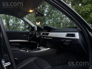 Melns BMW 320 2011 Tukums, ar dzinēja tilpumu 2.00 L un nobraukumu 268 tūkst. km par 5690 €, foto 16 vietnē AUTOMOTO.COM.LV