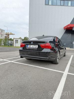 Melns BMW 320 2011 Rīga, ar dzinēja tilpumu 2.00 L un nobraukumu 323 tūkst. km par 6350 €, foto 4 vietnē AUTOMOTO.COM.LV