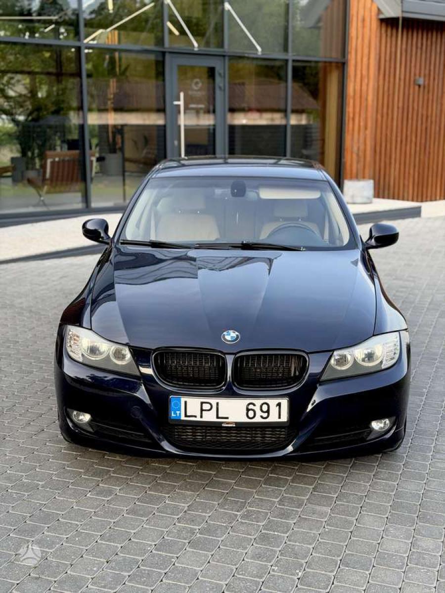 Melns BMW 320 2011 Viļņa, ar dzinēja tilpumu 2.00 L un nobraukumu 289 tūkst. km par 4400 €, foto 3 vietnē AUTOMOTO.COM.LV