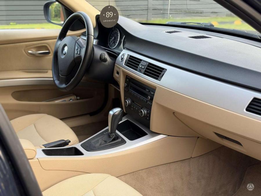 Melns BMW 320 2011 Viļņa, ar dzinēja tilpumu 2.00 L un nobraukumu 289 tūkst. km par 4400 €, foto 15 vietnē AUTOMOTO.COM.LV