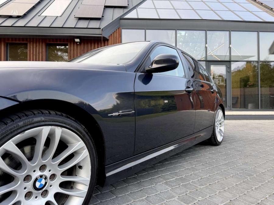 Melns BMW 320 2011 Viļņa, ar dzinēja tilpumu 2.00 L un nobraukumu 289 tūkst. km par 4400 €, foto 17 vietnē AUTOMOTO.COM.LV