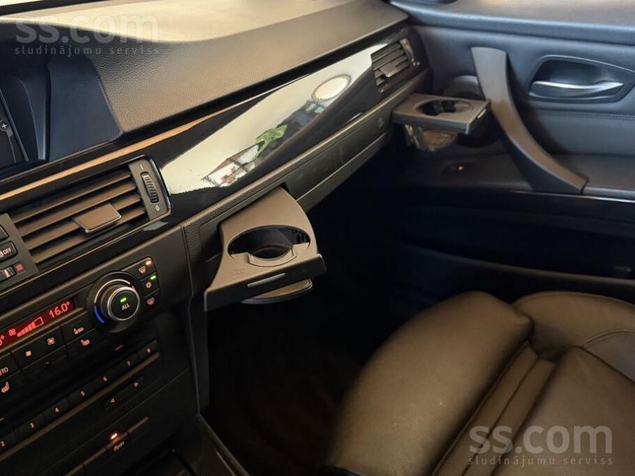 Black BMW 320 2011 in Tukums, with an engine capacity of 2.00 L and mileage of 284 thousand km for 6299 €, photo 14 on AUTOMOTO.COM.LV
